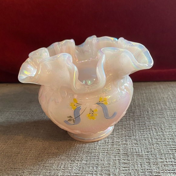 Fenton | Accents | Vintage Fenton Art Glass Shell Pink Opaline ...